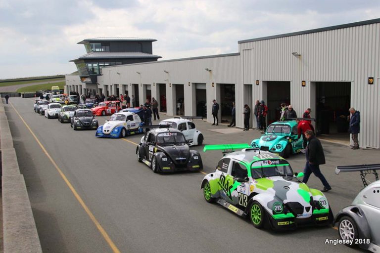 Biggest Ever Anglesey Grid: 31 Teams Prepare for Six Hours of Endurance ...