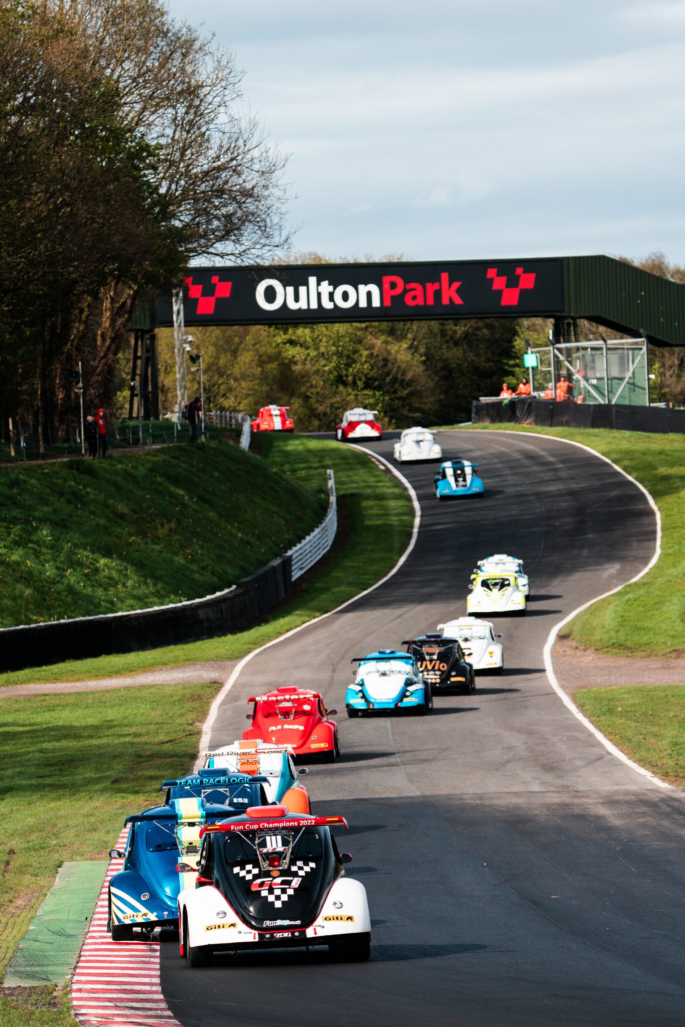 It's a packed 28 car grid for our 4 hour race on Oulton Park this ...
